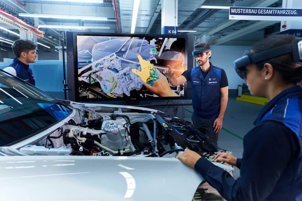 5 Applications of Augmented Reality in the Automotive Industry
